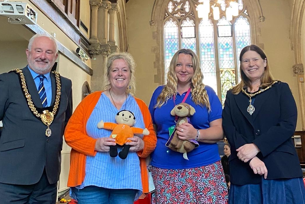 Lord Mayor and Lord Mayoress visit our Safe Play Spaces Project - Welsh ...